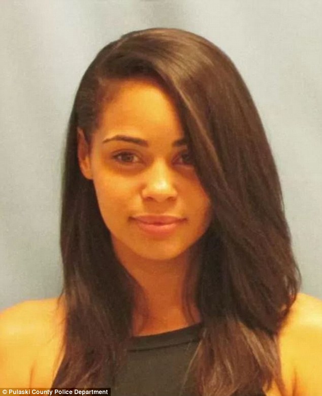 美國女罪犯入獄照爆紅 甜美外表讓網友都瘋狂 | 新奇 | NOWnews今日新聞