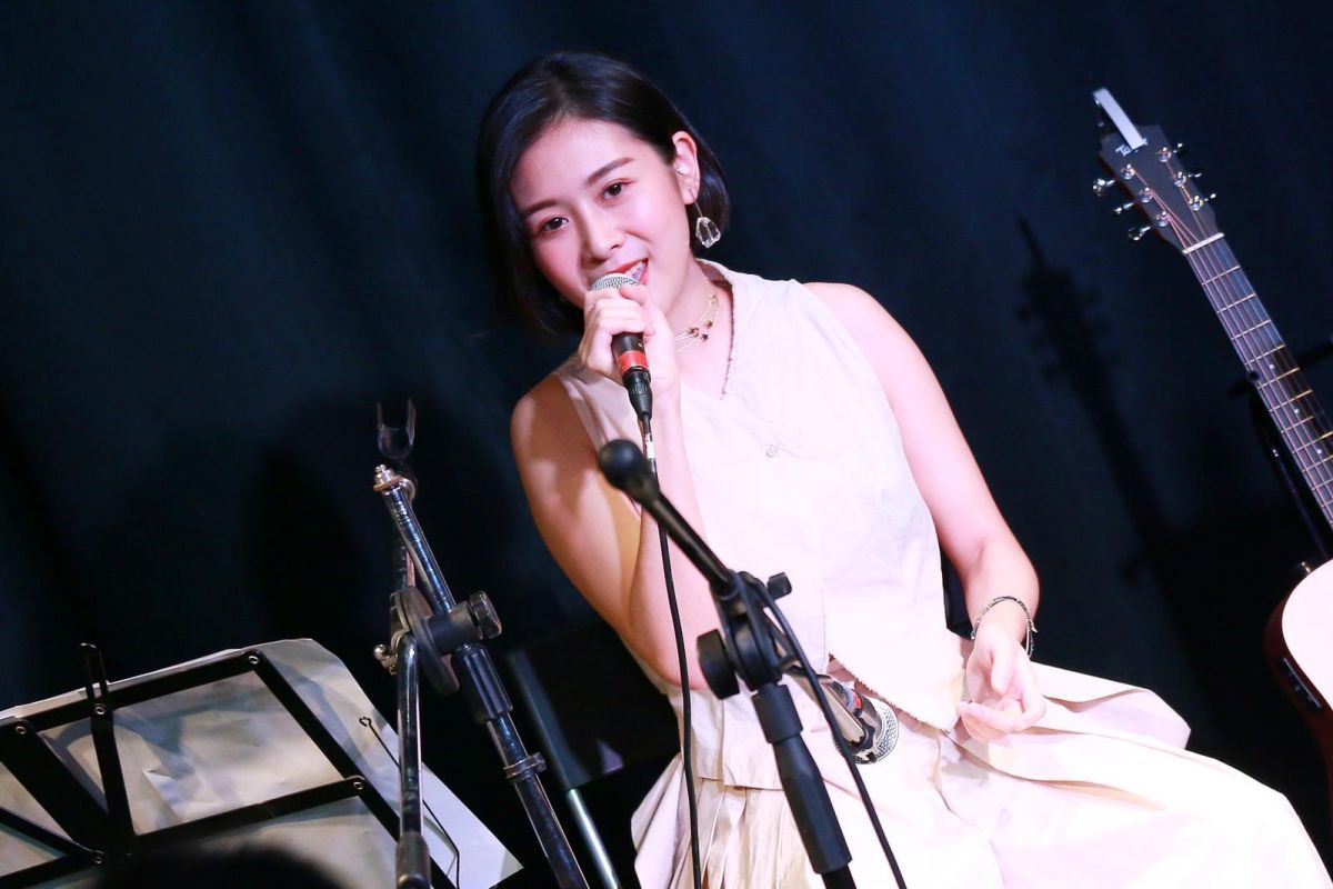 Albee辦佛系生日趴 骨折做肌肉訓練痛到哭 | 娛樂 | NOWnews今日新聞