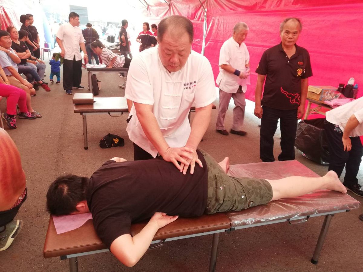 大林聖賢宮冬令救濟 義診保健獻愛心 | 地方 | NOWnews今日新聞