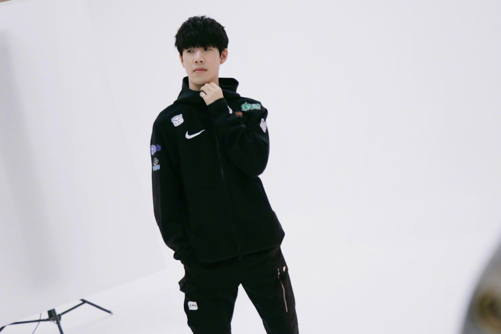 《英雄聯盟》iG 定裝照亮相！Jackeylove | 電玩 | NOWnews今日新聞