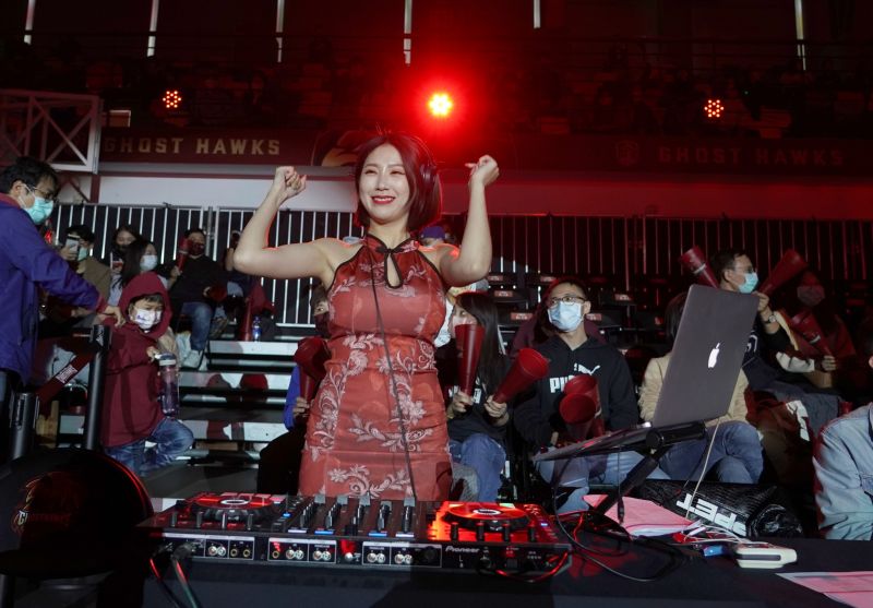 T1／獵鷹辣美女DJ被起底 前黑澀會妹妹妖嬌 | 運動 | NOWnews今日新聞