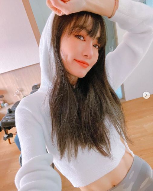 謝金燕30秒性感收心操 辣曬緊實蜜桃臀 | beanfun!