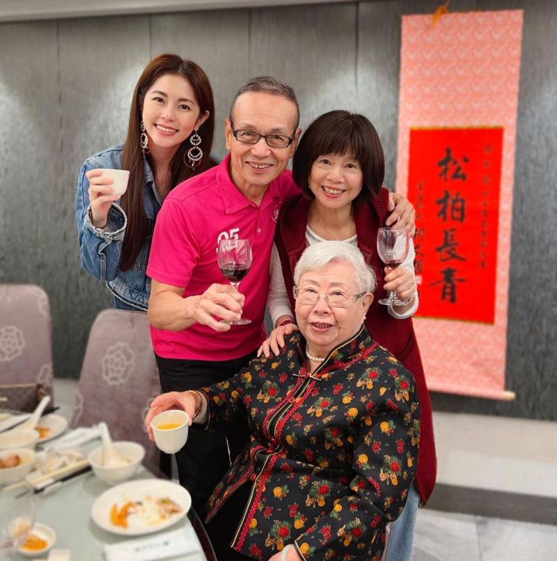 任容萱11字祝福Selina新戀情 外婆高齡100歲喜上加喜 | beanfun!