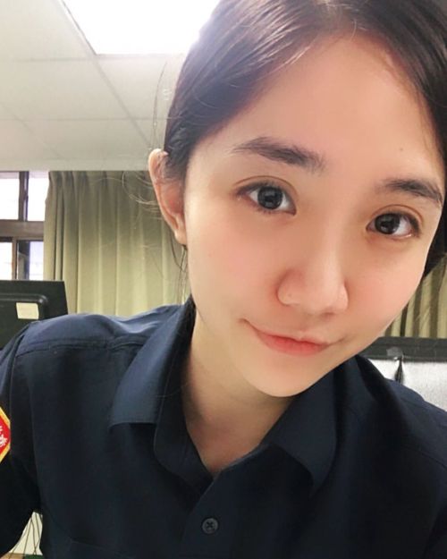 新北「鋼管辣女警」遭控上班拍抖音！本人：確診在家拍攝 | 新奇 | NOWnews今日新聞