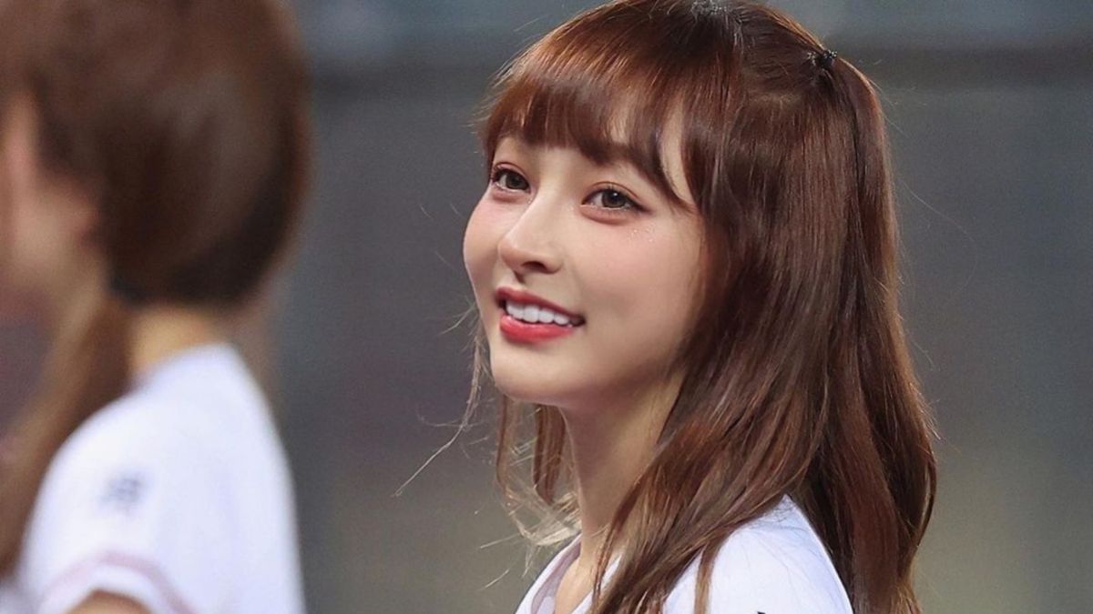 樂天林襄「OL服」超香應援！男球迷崩潰：被女友禁看棒球 | 新奇 | NOWnews今日新聞