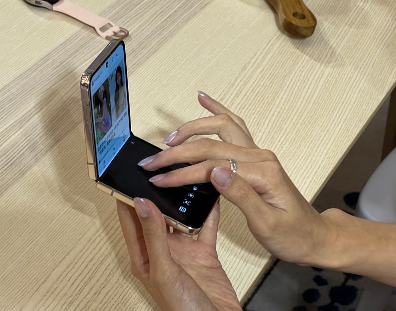 三星新摺疊機Fold4、Flip4曝光！轉軸零件減半耐操20萬次 | beanfun!