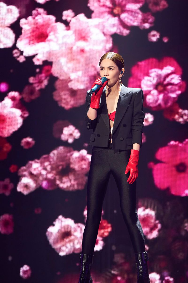 Ella突公開「驗孕棒2條線影片」！Selina激動淚崩 | 娛樂 | NOWnews今日新聞