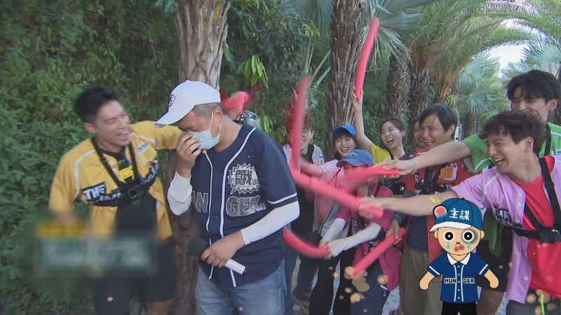 微笑女神濕身露「超兇長輩」 小煜脫衣秀胸肌搶C位 | beanfun!