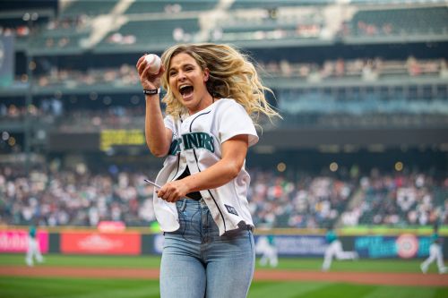 MLB／還記得她嗎？一朗女孩「長大了」開球大驚喜 | 運動 | NOWnews今日新聞