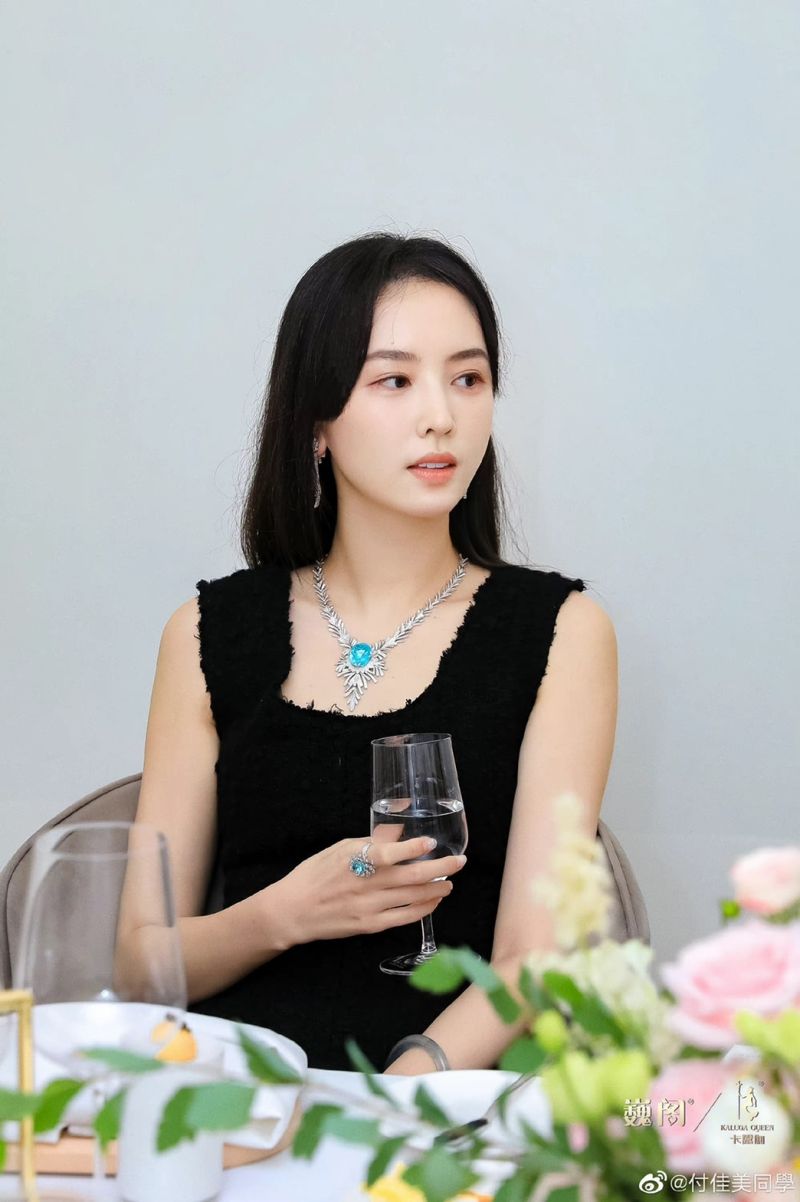 「一字馬女神」爆紅拒走演藝圈 消失8年竟變身價千萬CEO | 火線NOW星聞 | 娛樂 | NOWnews今日新聞