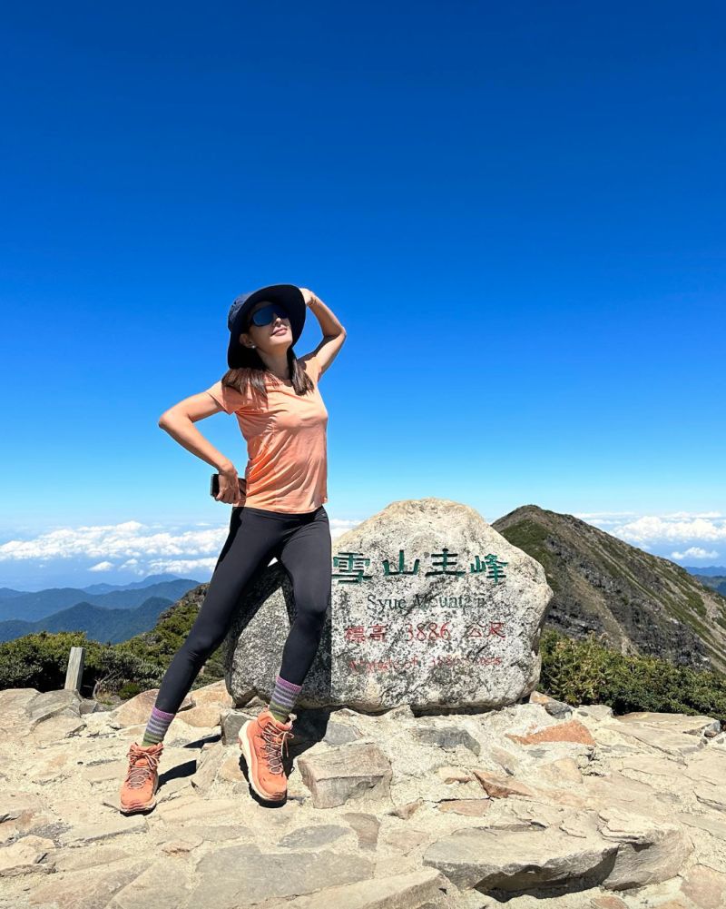 賈永婕攻頂雪山「和老公熱吻」遭網酸噁心！11字高EQ回應 | 娛樂 | NOWnews今日新聞