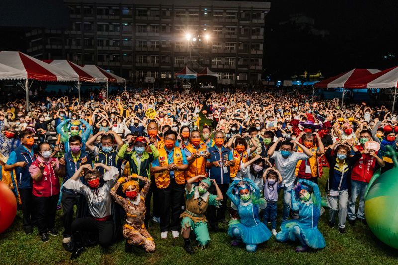 紙風車演出3000人爆場 卓冠廷：讓更多藝文活動到家鄉 | beanfun!