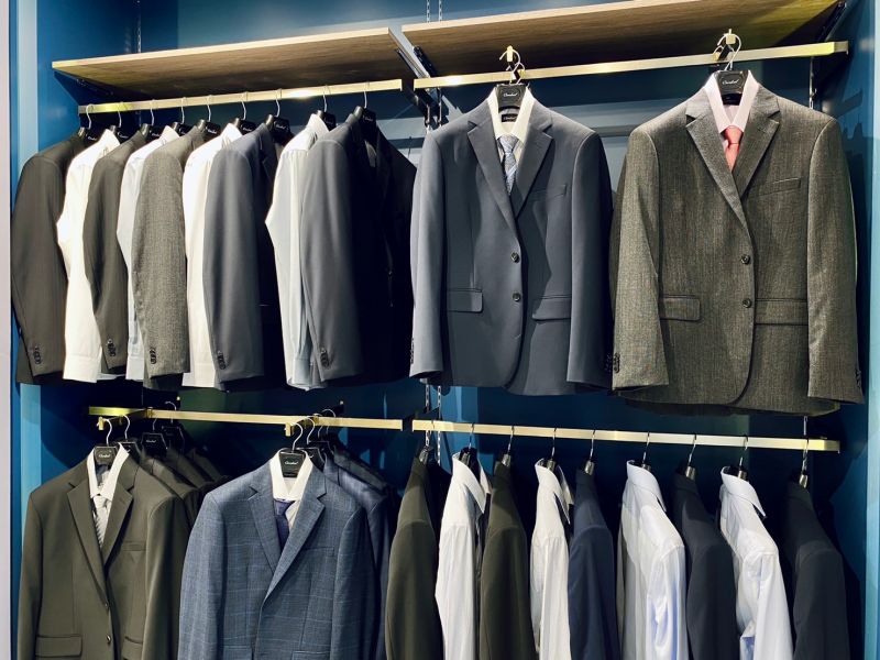 「天菜士兵」梁瀚名帥秀西裝 想談戀愛：JR因這事不介紹 | beanfun!