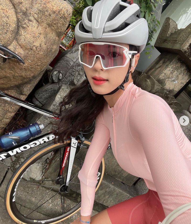 運動辣妹穿單車褲「原形畢露」！網放大狂看 本尊神到了 | beanfun!