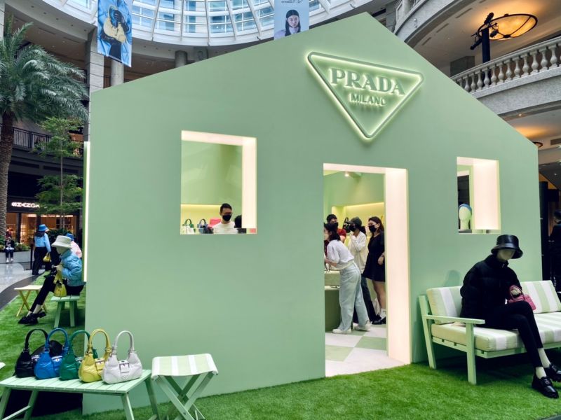 宋芸樺瘦到不像夏于喬 偕閨蜜逛PRADA彩色小屋美照曝光 | beanfun!