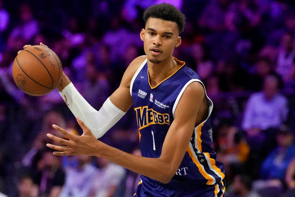 NBA／Wembanyama天賦太出眾 Curry稱「像外掛做出來的」 | 籃球 | 運動 | NOWnews今日新聞