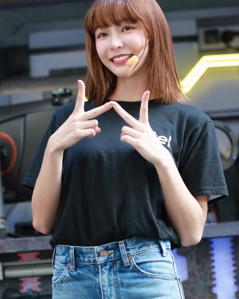 陳怡叡上衣「喉嚨裸到肚臍眼」 粉絲激動：太扯了啦 | 娛樂 | NOWnews今日新聞