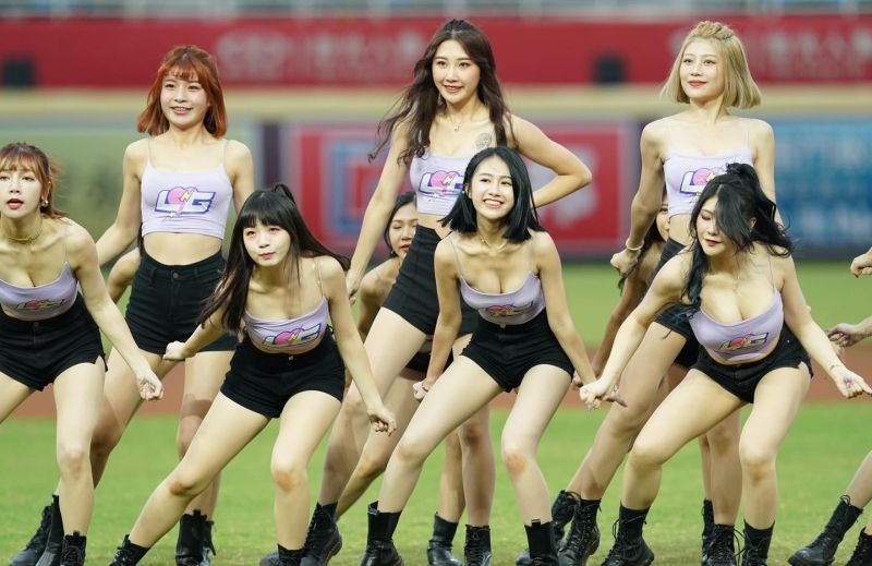 中職/電豹女火辣熱舞!battle樂天女孩 運動 Nownews今日新聞