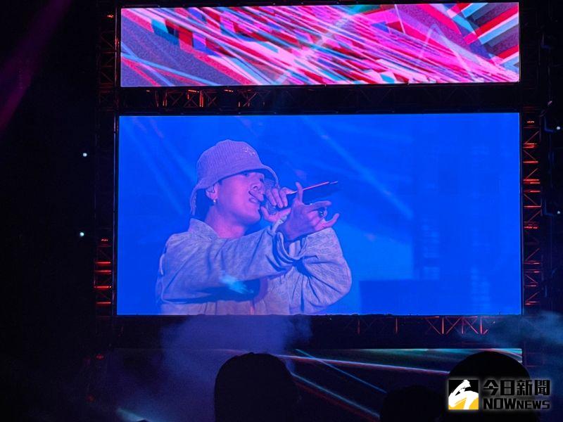 Jay Park裸身舉女生原味內衣 轉頭「送一坨」給周湯豪！ | beanfun!