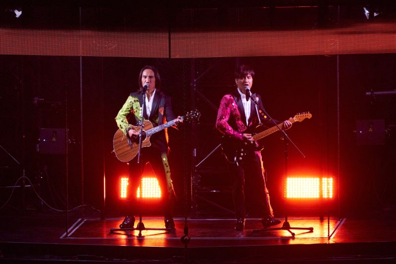 尤秋興罕曝嬌妻高清照！漂亮又高䠷 歌迷驚呼：仙女下凡 | beanfun!