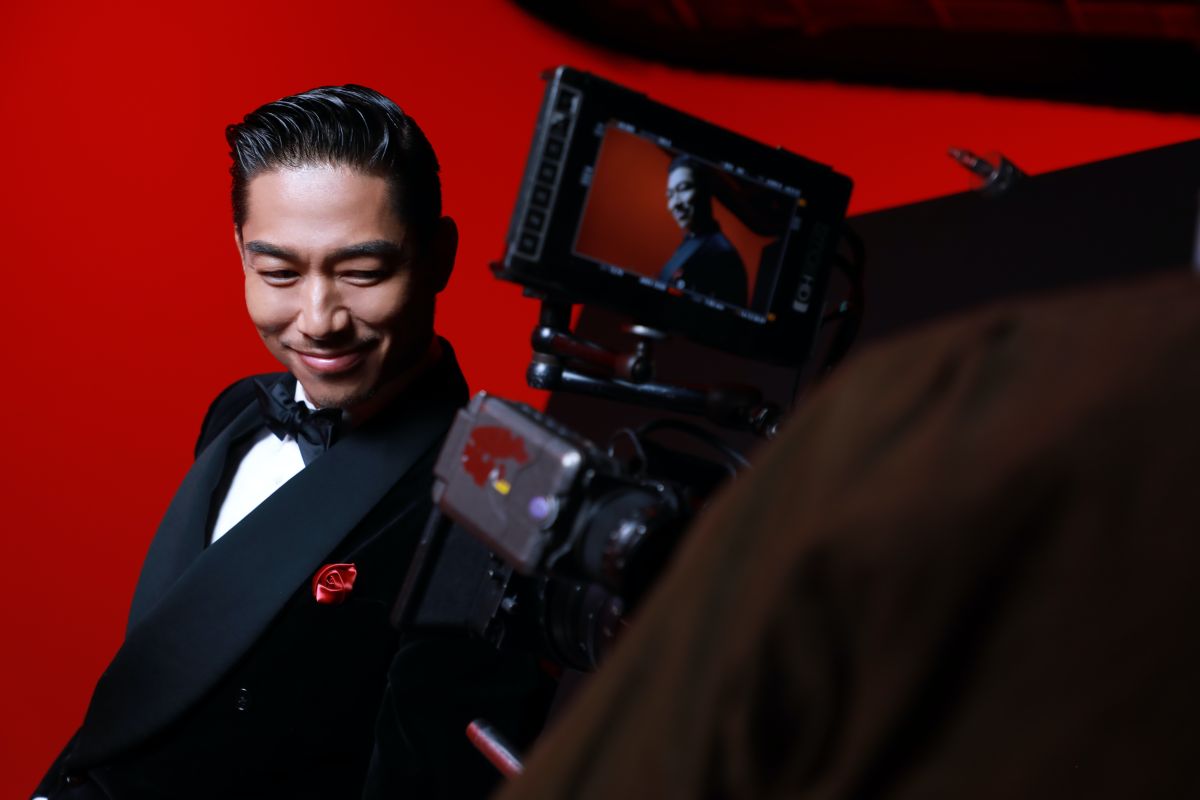 AKIRA帶林志玲逛百貨：因為老婆愛集點 抱兒子拍全家福 | 火線NOW星聞 | 娛樂 | NOWnews今日新聞