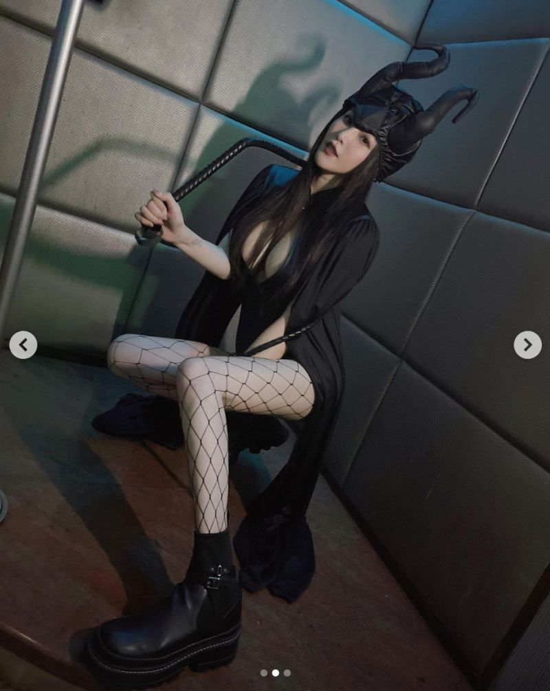 百萬網美「曬E奶」萬聖節Cos黑魔女！轉身更猛：流量密碼 | beanfun!