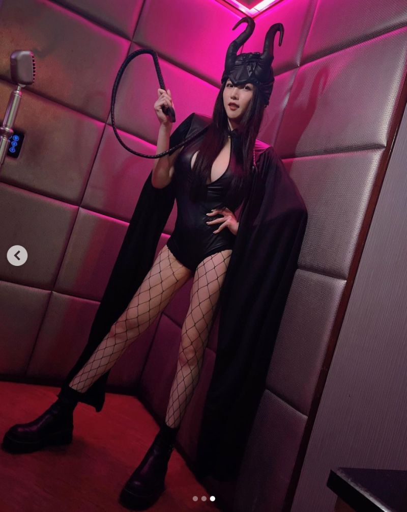百萬網美「曬E奶」萬聖節Cos黑魔女！轉身更猛：流量密碼 | 娛樂 | NOWnews今日新聞