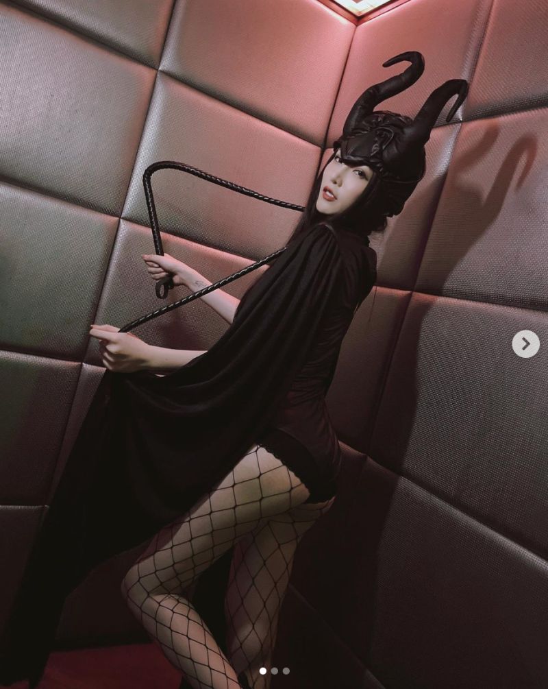 百萬網美「曬E奶」萬聖節Cos黑魔女！轉身更猛：流量密碼 | beanfun!