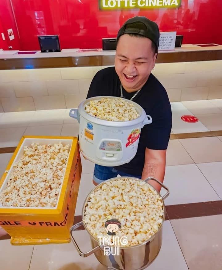 裝得進就免費拿！電影院送爆米花不手軟 眾捧大湯鍋猛裝 | beanfun!