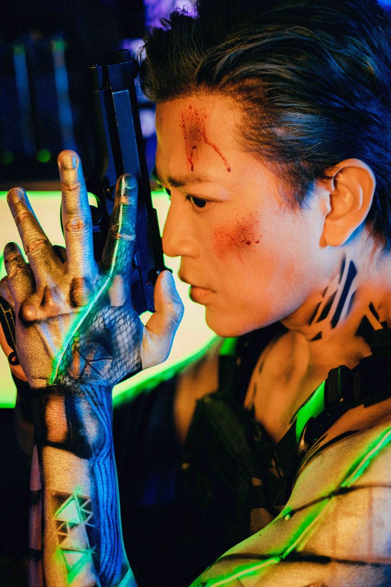 陳曉東定格6小時！全身彩繪變未來戰士 驚人體格曝光 | beanfun!