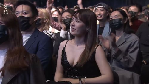 理科太太遭嘲「離婚太太」！霸氣脫掉全露出 高EQ被讚爆 | 新奇 | NOWnews今日新聞