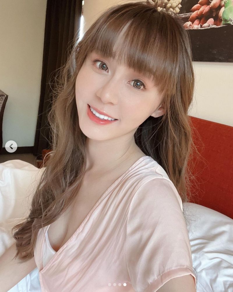 短今「素顏爆乳自拍」還戴眼鏡！粉絲見照片驚呼：更好看 | beanfun!