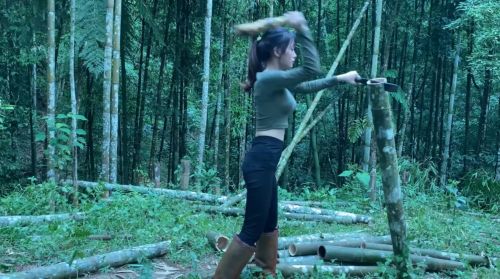 越南正妹瘋野外求生！搭避難所、打獵全包辦 超狂片曝光 | 新奇 | NOWnews今日新聞