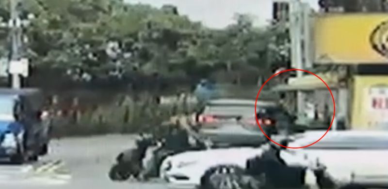 三重男宿醉開車！撞飛「行走路旁」銀行OL 還硬拉拖走她 | 社會萬象 | 生活 | NOWnews今日新聞