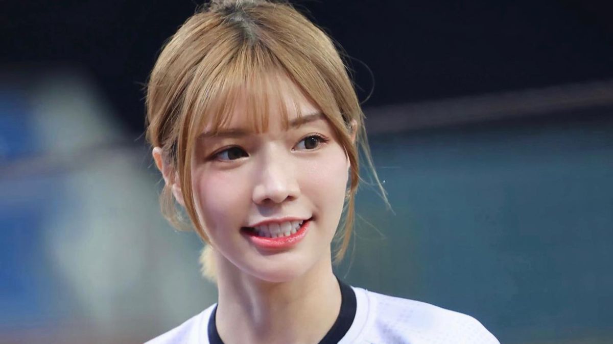 最正MC「外套掉一半」 萬人激推：女神守門員 | 娛樂 | NOWnews今日新聞