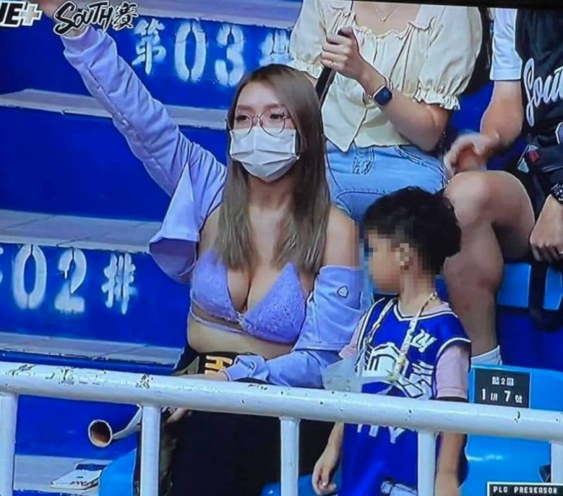 PLG球賽小弟弟「視線太誠實」狂盯露胸辣妹！本尊神到了 | beanfun!