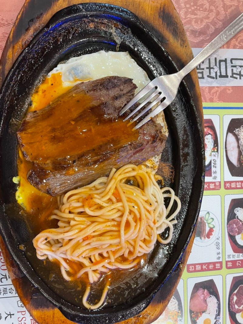 吃390元牛排「沒附三色豆」他氣炸！網一看嚇壞：惹不起 | beanfun!