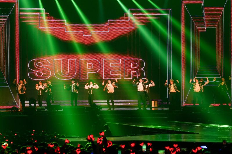 SJ小巨蛋嗨過頭罵粉絲：瘋子！跳《SORRY,SORRY》全脫了 | 火線NOW星聞 | 娛樂 | NOWnews今日新聞