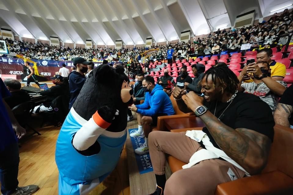 UBA比賽中突然一陣騷動 驚！魔獸來了 | NBA魔獸加盟雲豹 | 焦點 | NOWnews今日新聞