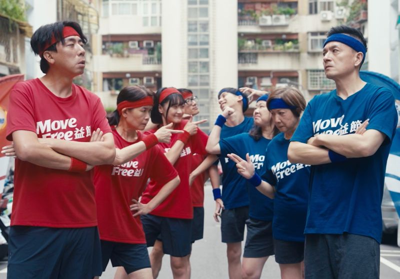 梁赫群揪小鐘大馬路旁玩深蹲 PK「下盤運動」手冒青筋 | 娛樂 | NOWnews今日新聞