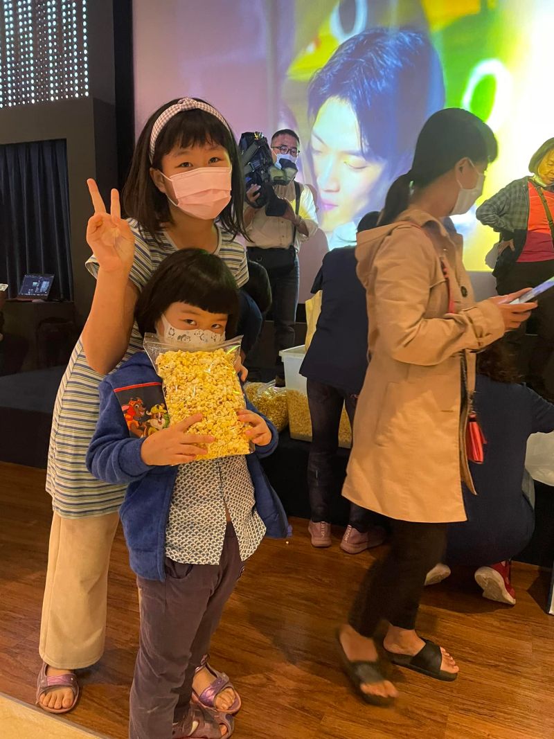 喜樂影城爆米花不限量裝滿！在地人見一幕：高雄人的熱情 | beanfun!