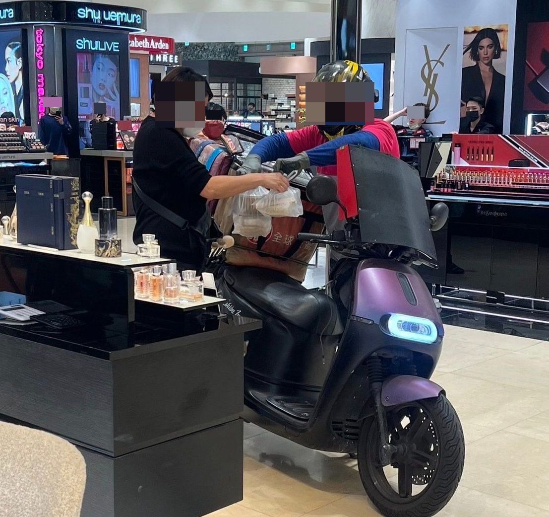 外送「騎進」百貨送餐！漢神巨蛋抗議 熊貓回應了 | 社會萬象 | 生活 | NOWnews今日新聞