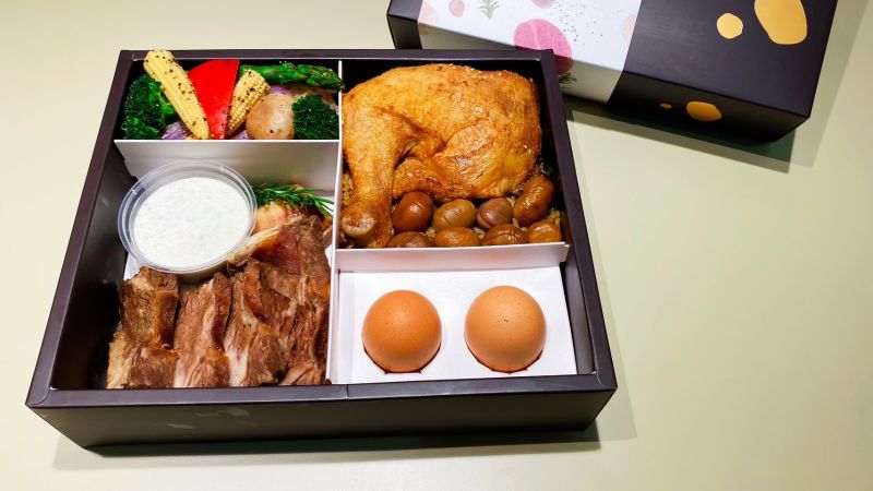 全台最奢華！1380元松露牛排彌月油飯 客人開口要300盒 | beanfun!