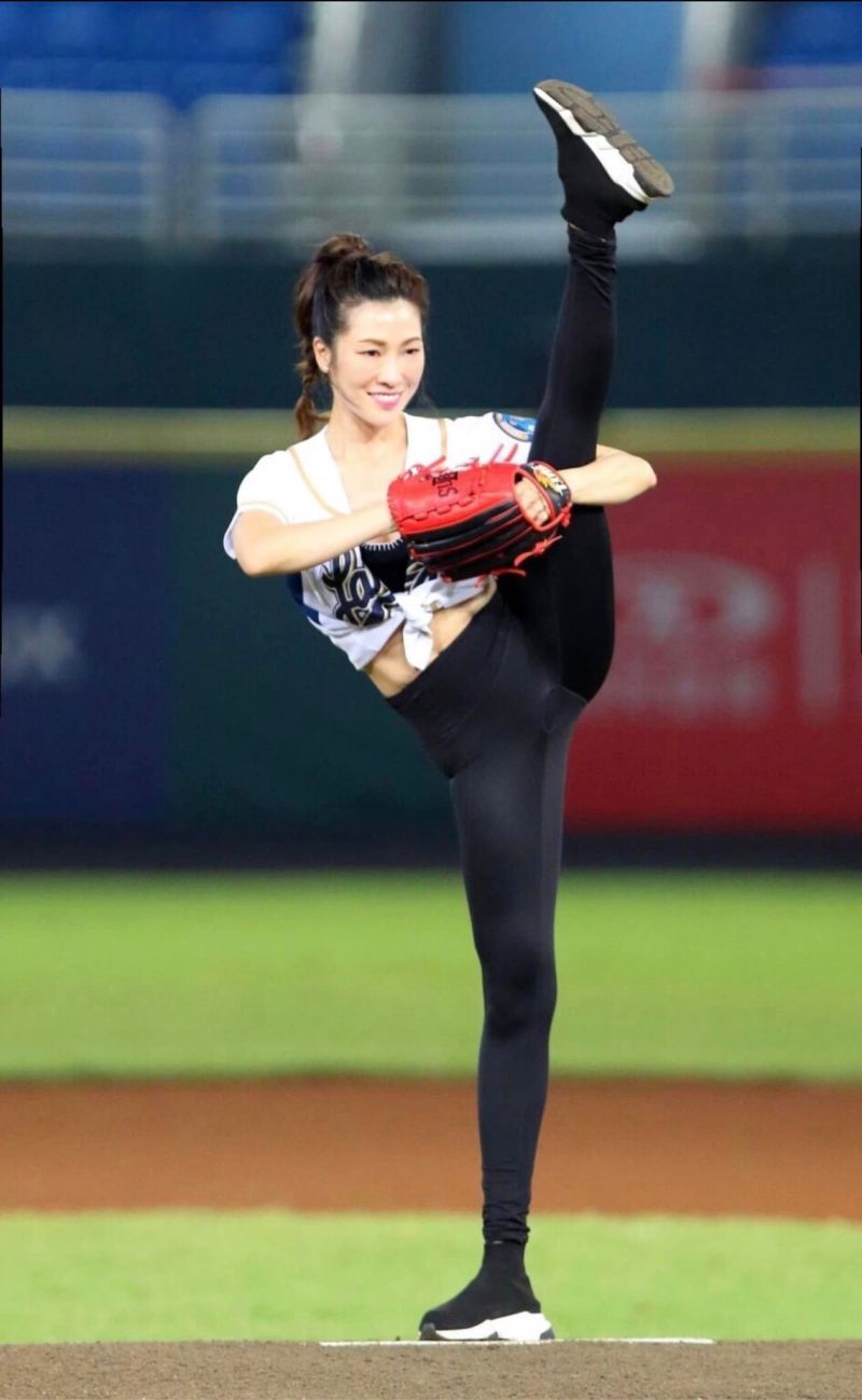 KIMIKO背影照驚呆2萬人！漫畫級美腿被封「真人版芭比」 | 娛樂 | NOWnews今日新聞