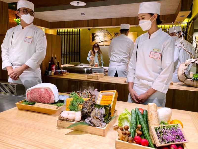 無菜單鐵板燒開幕！和牛龍蝦15道菜1600元 | beanfun!