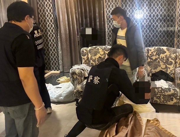 通緝犯逃亡 警奔波400公里強勢攻堅查獲槍毒 | 社會萬象 | 生活 | NOWnews今日新聞