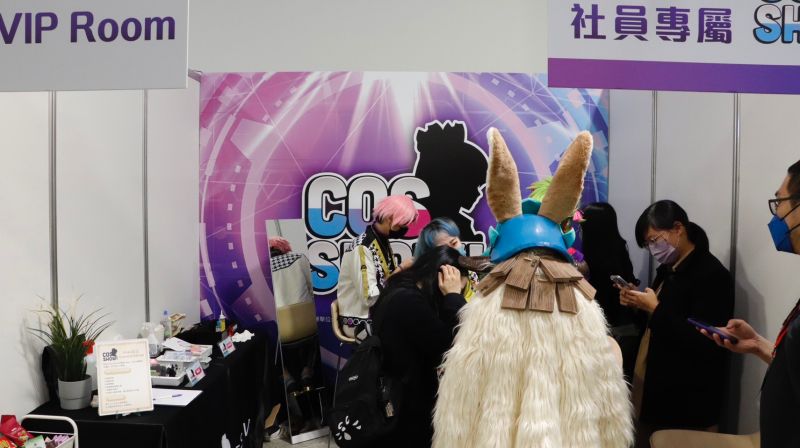 專屬Coser的休息室！FF40驚見VIP Room 貼心服務被讚翻 | 科技電玩 | 生活 | NOWnews今日新聞