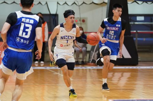 UBA／總算達成了! 游艾喆首度大三元、政大跨季30連勝 | 籃球 | 運動 | NOWnews今日新聞