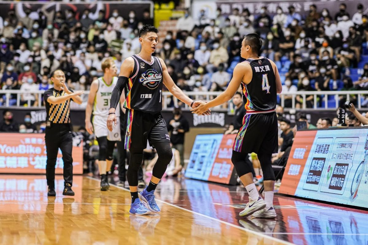 豪神降臨／CBA沒有的體驗 林書豪暢打超過40分鐘 | 運動 | NOWnews今日新聞