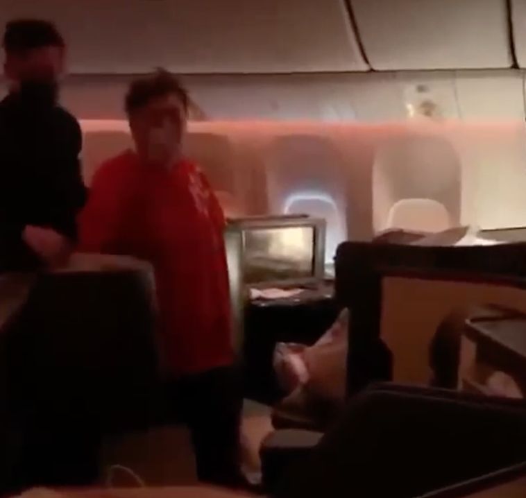 夏玉順「華航上大鬧」遭請下飛機！大聲咆哮失控影片曝光 | 娛樂 | NOWnews今日新聞